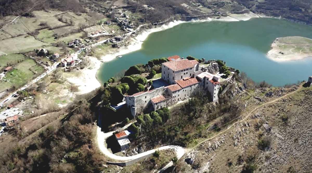 Antuni, il borgo fantasma sul Lago del Turano – #ExperienceLazio